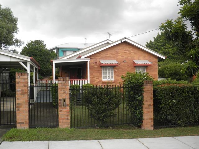 Queensland Housing Commission Residence (former) | Heritage Places